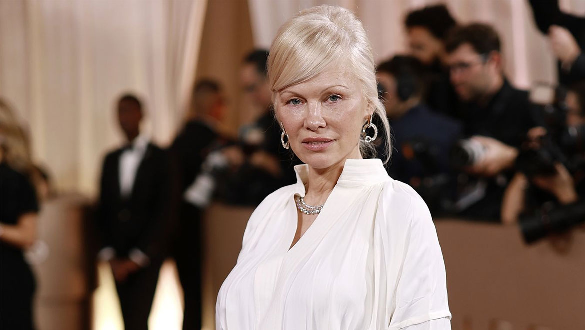 John Nollet: Ο hairstylist της Pamela Anderson αποκαλύπτει την έμπνευση ...